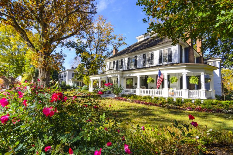 15 Cutest Small Towns in The South, USA - Southern Trippers