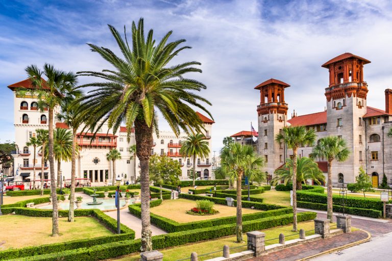 15 Cutest Small Towns in The South, USA - Southern Trippers
