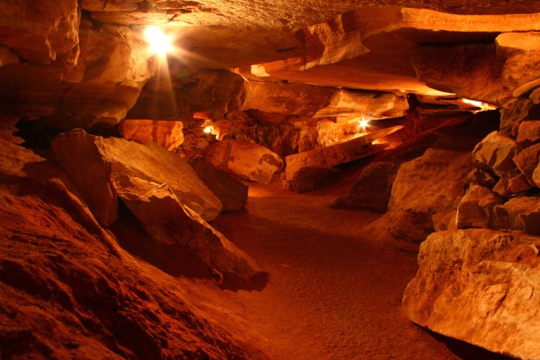 10 Coolest Caves in Alabama - Southern Trippers