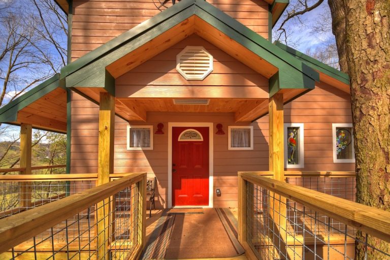 16 Dreamy Treehouses In Georgia You Can Stay In - Southern Trippers