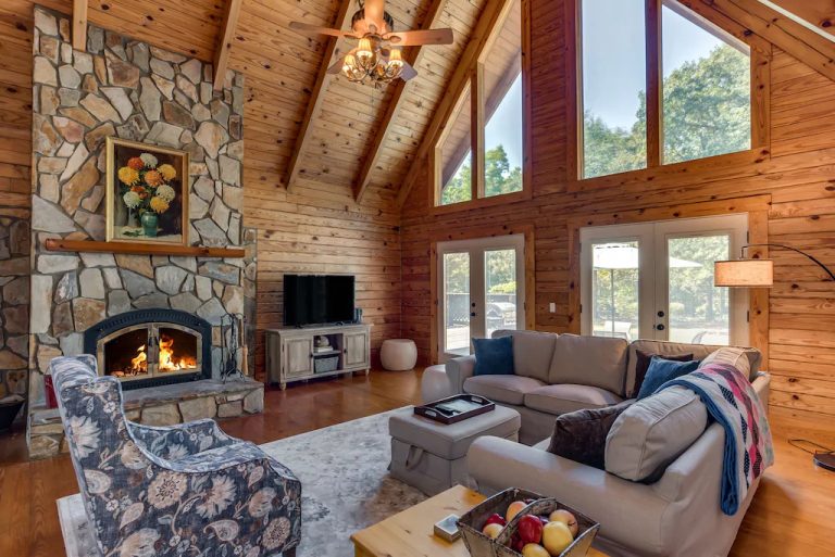 15 Cozy Blue Ridge Mountains Cabin Rentals - Southern Trippers