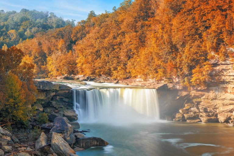 16 Places To See Fall Foliage In The South USA - Southern Trippers